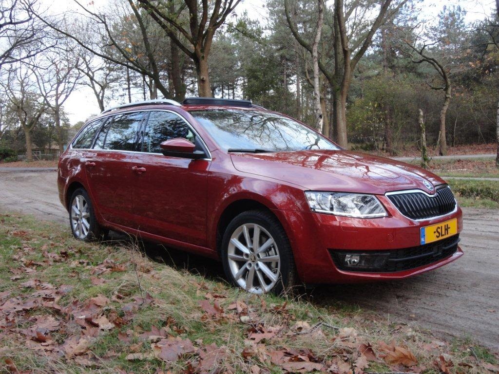 Skoda Octavia Combi EBL in Rio Red Metallic | Skodaforum.nl