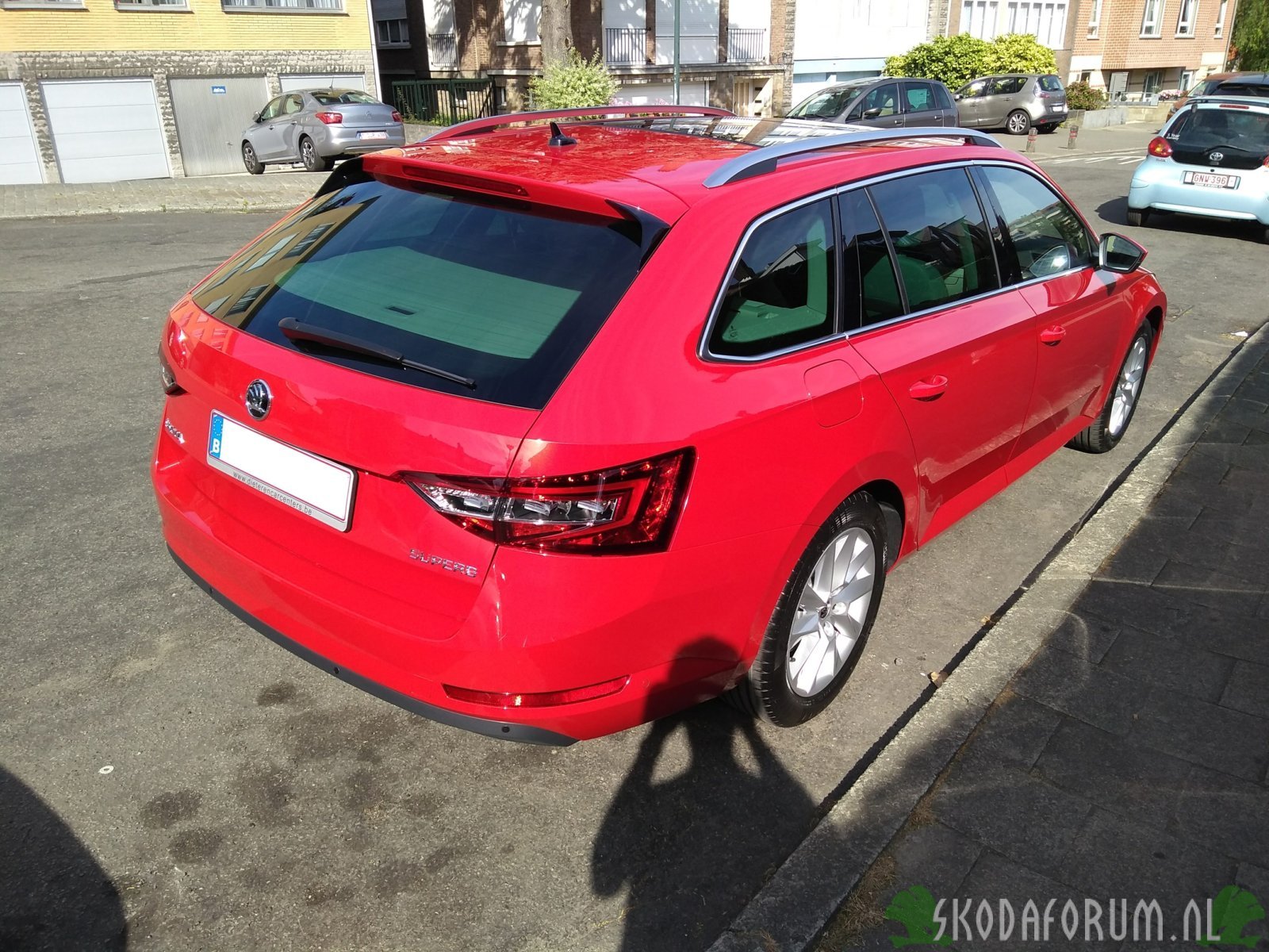 Skoda superb combi velvet red - stof beige | Skodaforum.nl