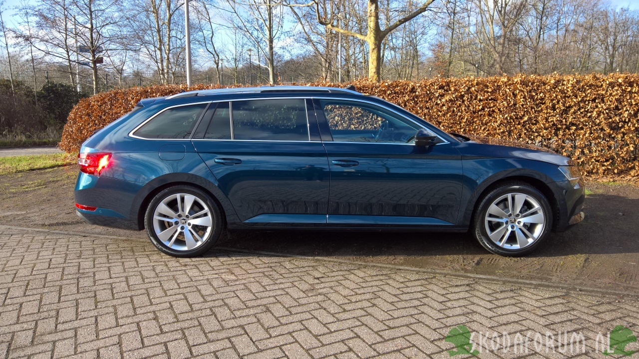 Superb III TDI 190PK Style Business Lava Blue op 18" Zenith | Skodaforum.nl